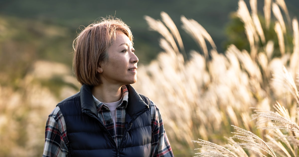 Walking can be a beautiful way to self-reflect — here are 21 questions ...