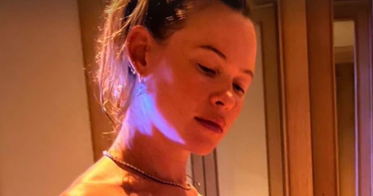 Behati Prinsloo Shows Pregnancy Pics For Third Baby With Adam Levine