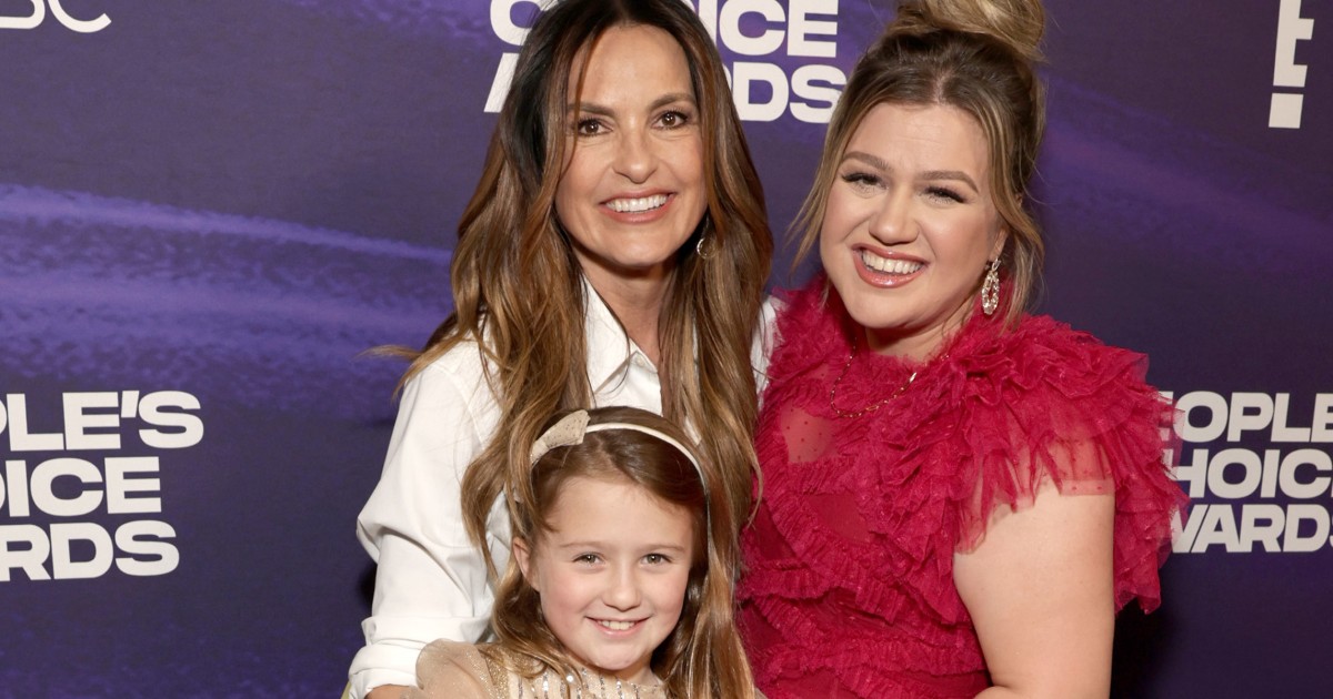 'SVU' Star Mariska Hargitay Meets Kelly Clarkson's Daughter River Rose ...