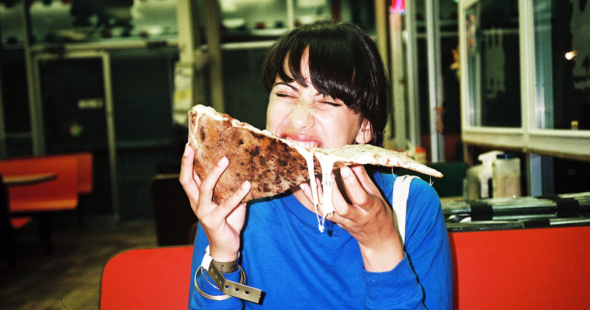How To Control Food Cravings: Doctor Tips To Stop Feeling Hungry