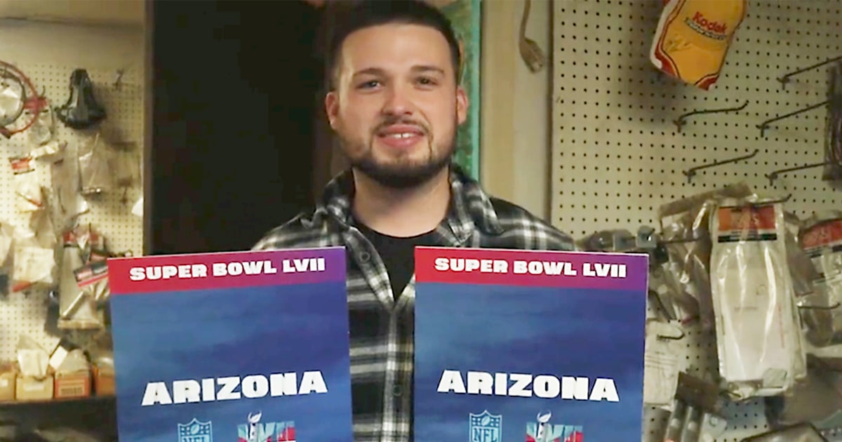 Man Who Rescued 2 Dozen People During Buffalo Storm Awarded Super Bowl ...