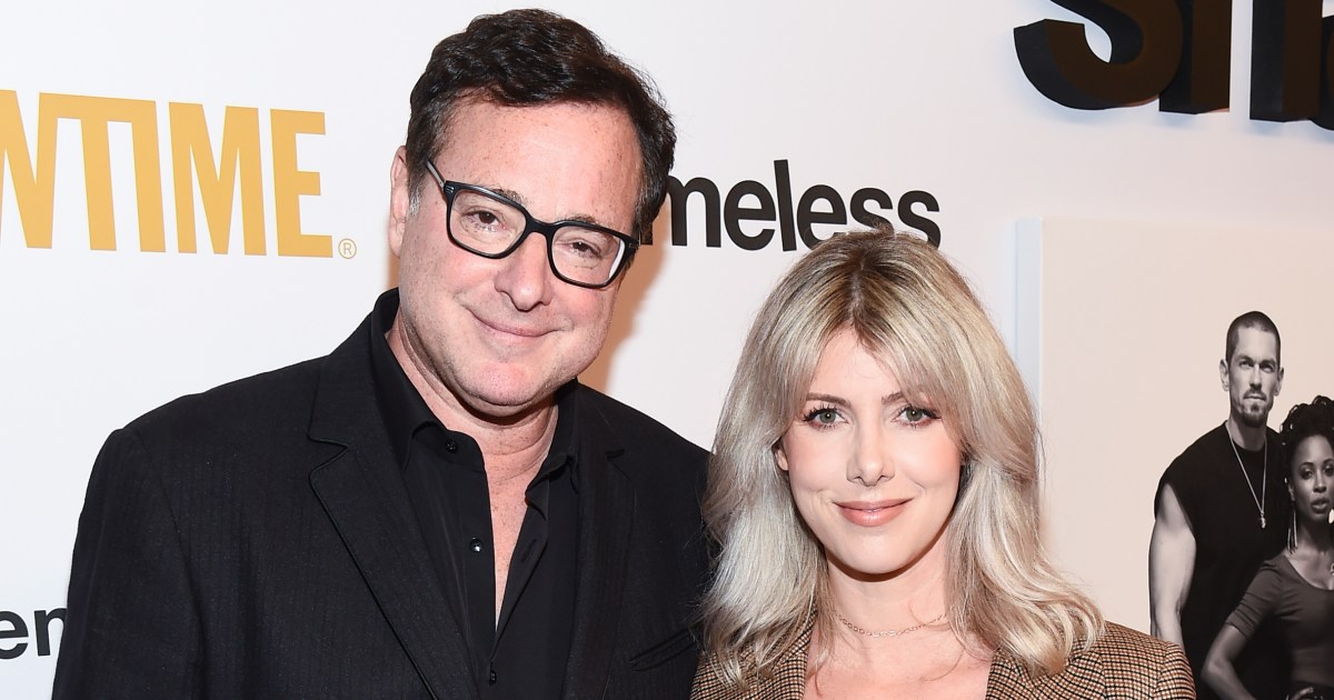 Kelly Rizzo Takes Pic With Full House Stars 1 Year After Bob Saget's Death