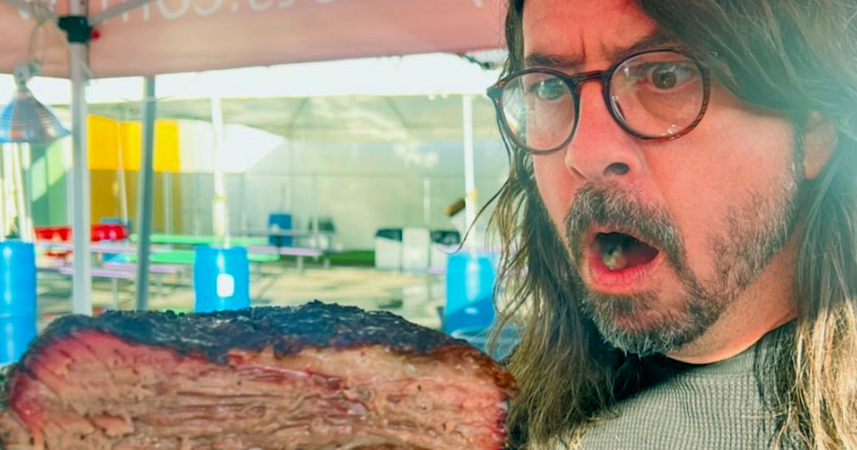 Foo Fighters’ Dave Grohl barbecues for over 24 hours at homeless ... Foo Fighters’ Dave Grohl barbecues for over 24 hours at homeless ...