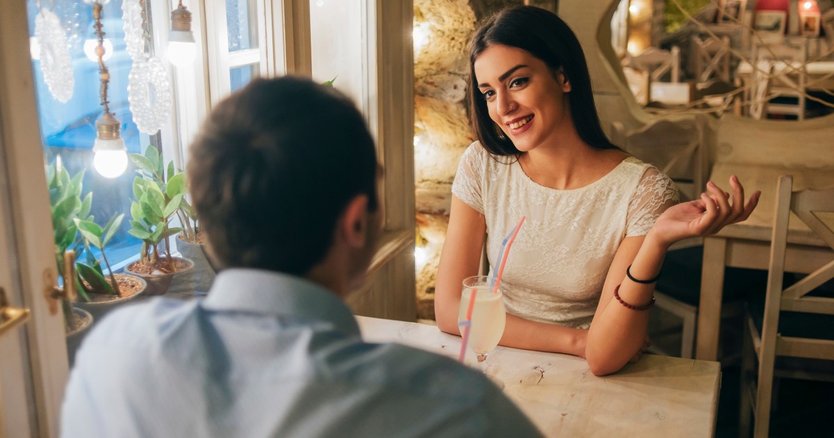 First Date Rules Everyone Should Follow, According to An Expert
