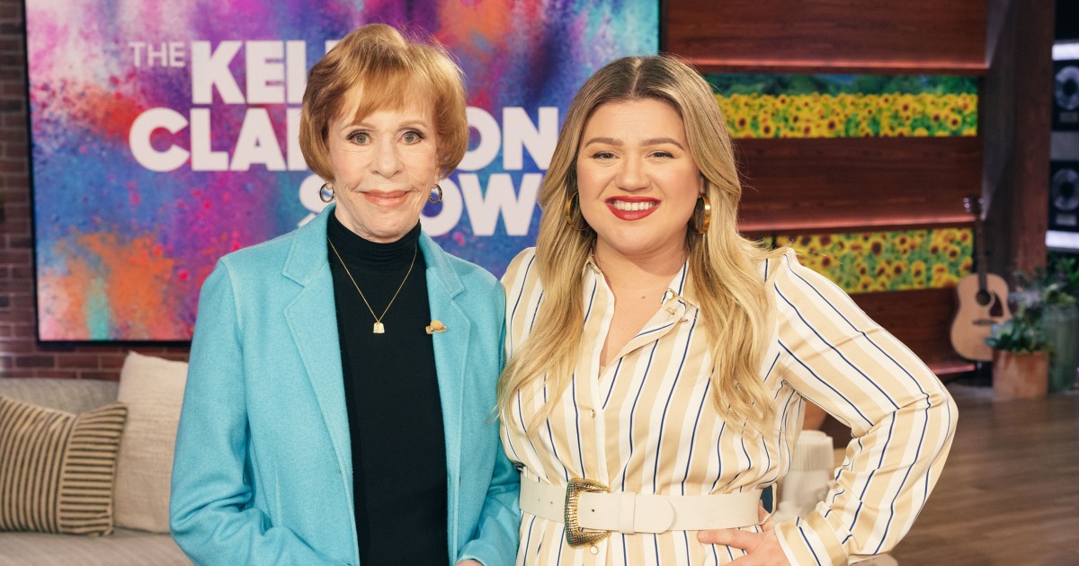Carol Burnett and Kelly Clarkson perform memorable duet of her ...