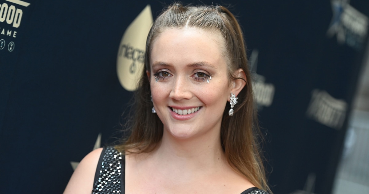 See how Billie Lourd honored mom Carrie Fisher with her Walk of Fame ...