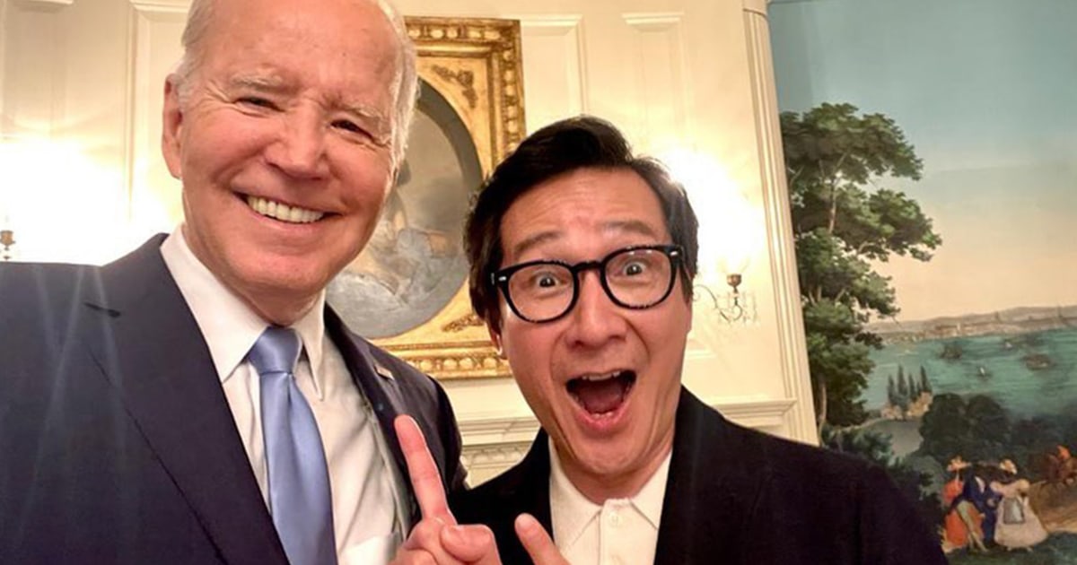 Ke Huy Quan Takes Pic With 'Selfie Expert' President Joe Biden