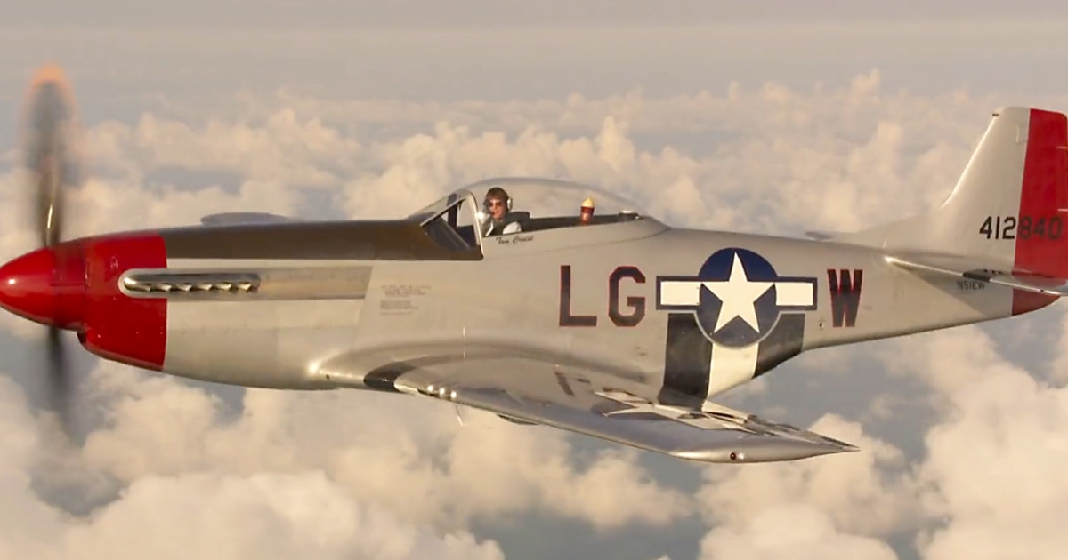 Tom Cruise Accepts His MTV Movie & TV Award From The Cockpit of His ...