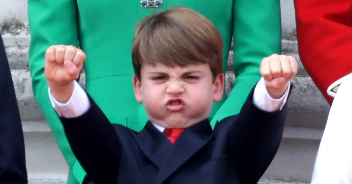 Prince Louis is back on a balcony with the cutest expressions at the ...