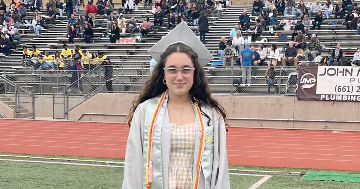 Graduation Photo Shows The Heartbreak Of School Shootings