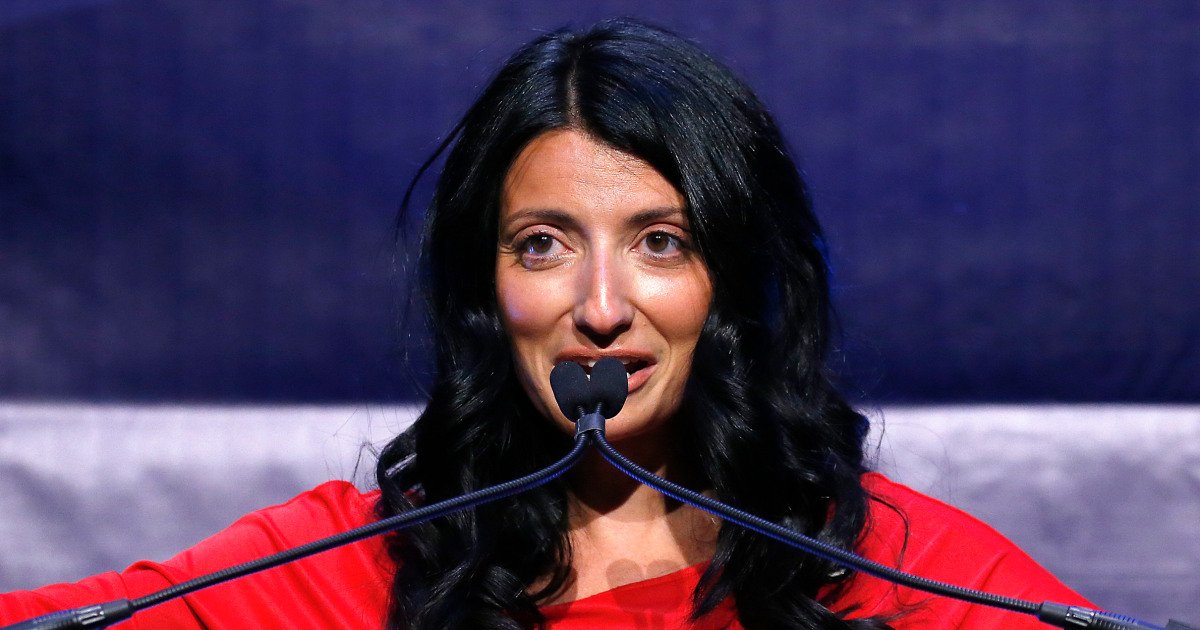 NYC Councilwoman Kissed By Stranger During TV Interview