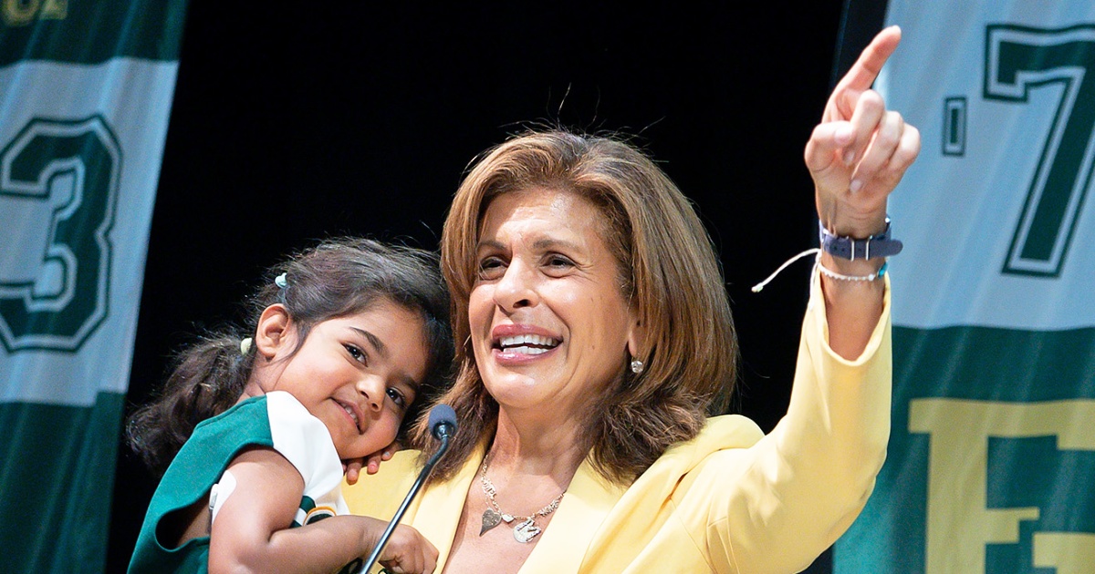 Hoda Kotb's Daughter Hope Joins Her Onstage At High School Celebration