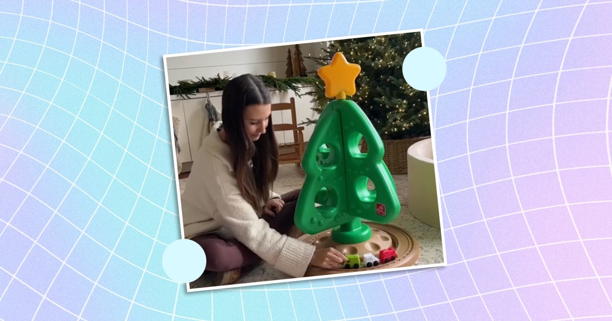 Mom Spray Paints Toddler’s Christmas Tree, Called 'Sad Beige' Mom
