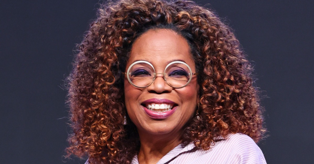 Oprah's Painting At The Smithsonian's National Portrait Gallery Is Unveiled