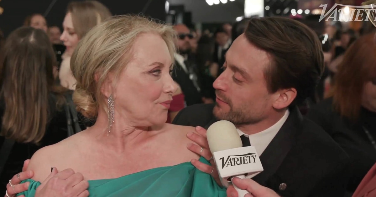 Kieran Culkin And J. Smith Cameron Kiss On Emmys Red Carpet