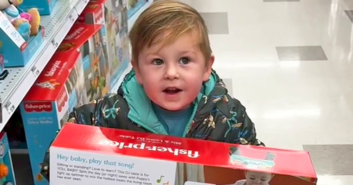 Toddler Outsmarts Dad To Get Giant Toy At Store