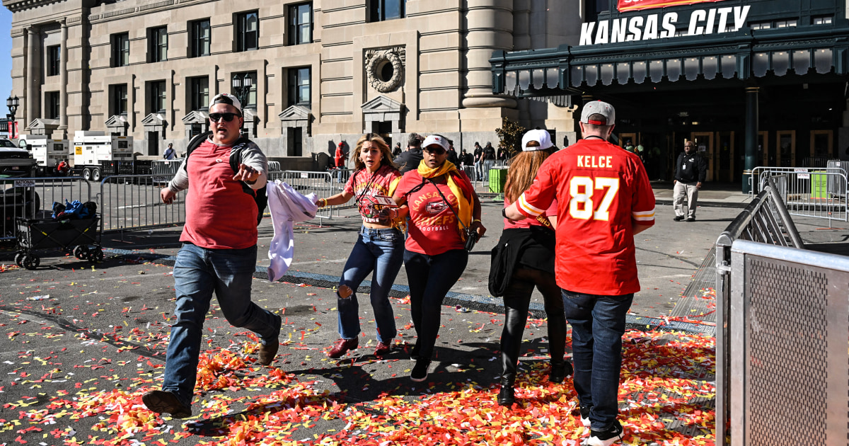 At Least 1 killed in Shooting at Kansas City Chiefs Super Bowl Parade