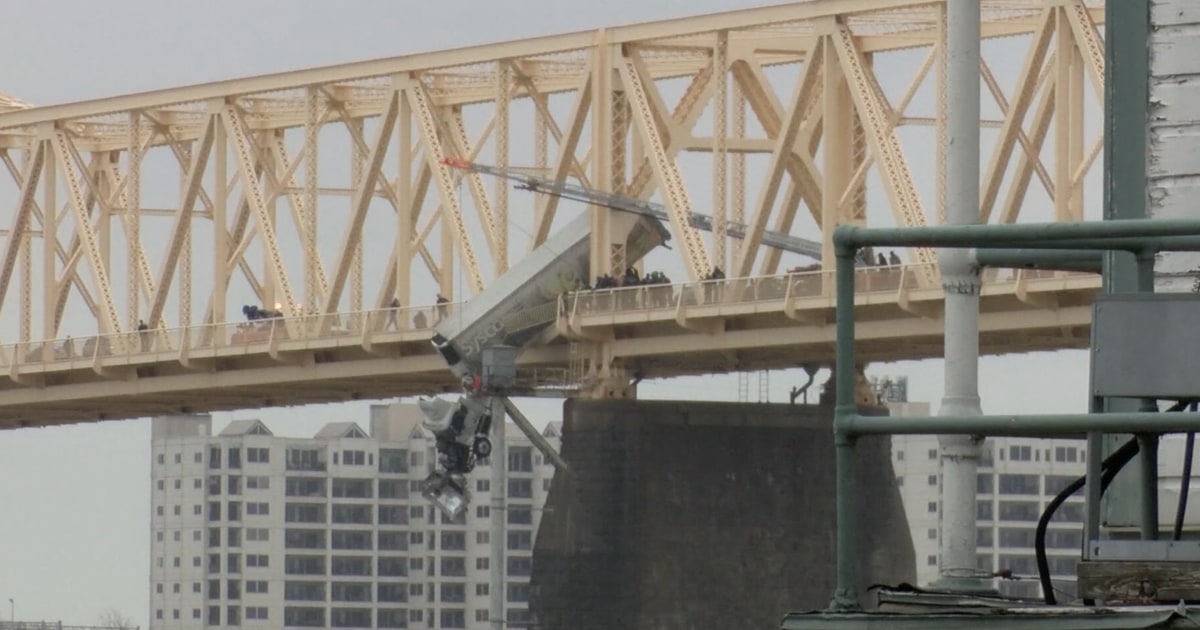 Semi-Truck Driver Rescue While Dangling Over Ohio River Bridge