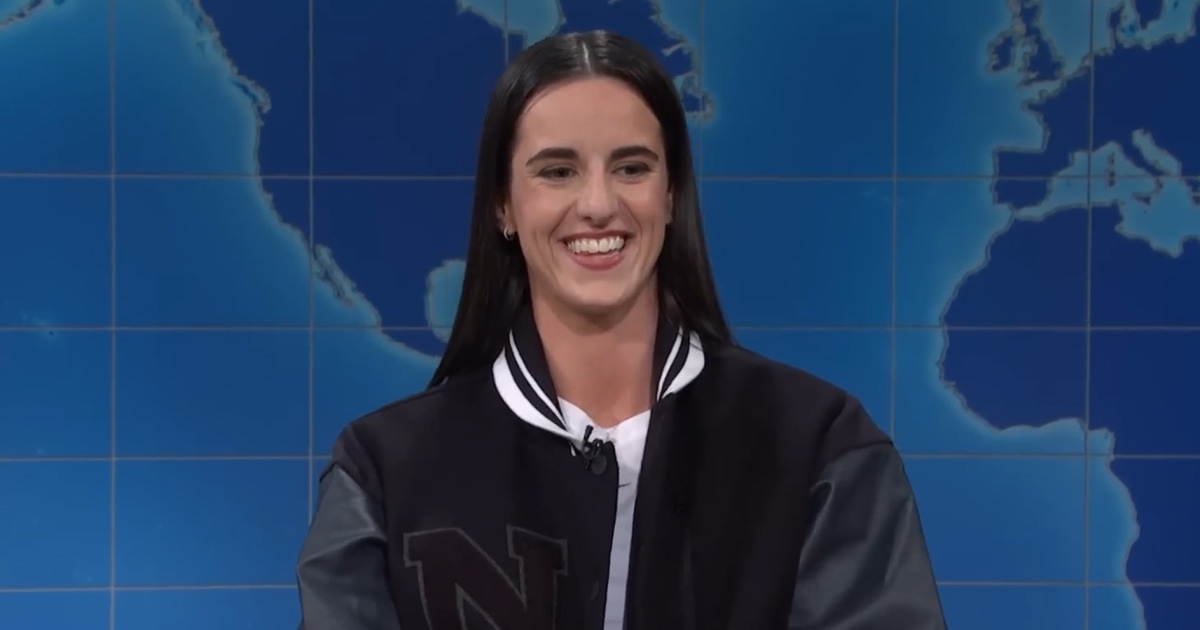 Caitlin Clark Roasts Michael Che On 'SNL' in ‘Weekend Update’ Cameo