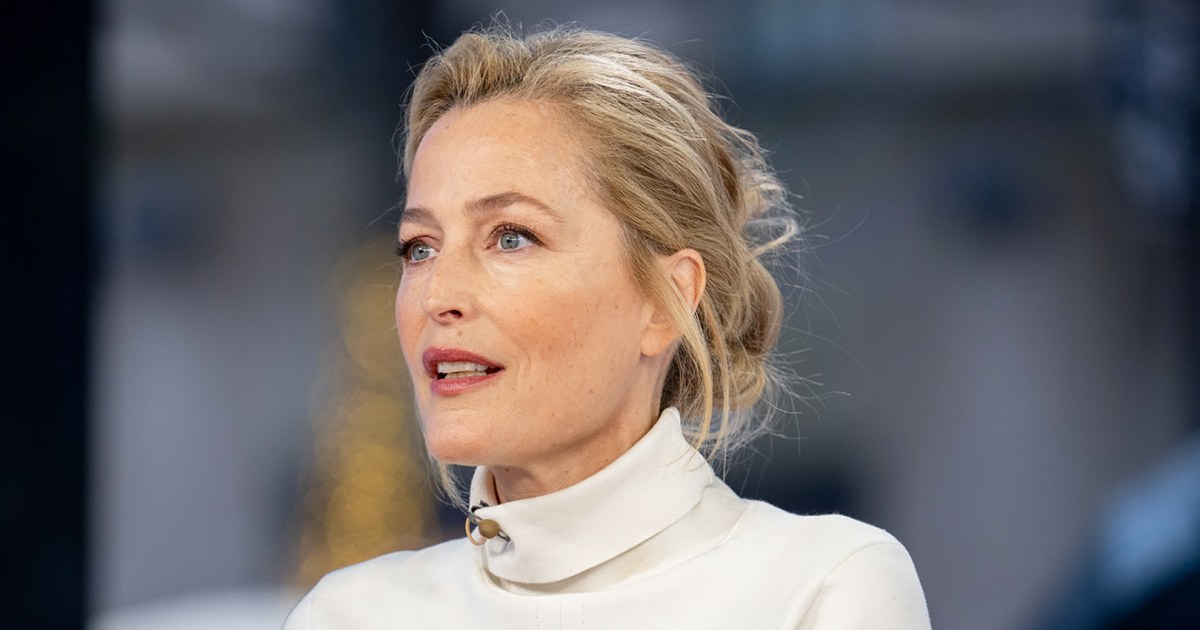 Gillian Anderson Returned To Work 10 Days After Giving Birth