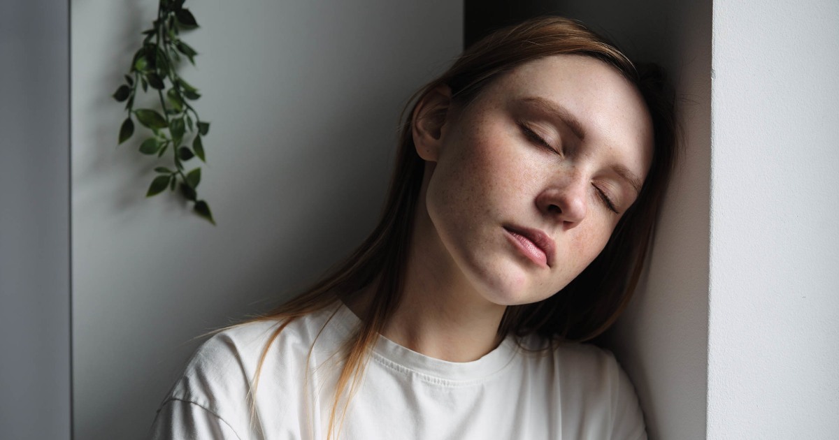 How To Stop Intrusive Thoughts, Per Experts: Causes, 10 Methods To Cope