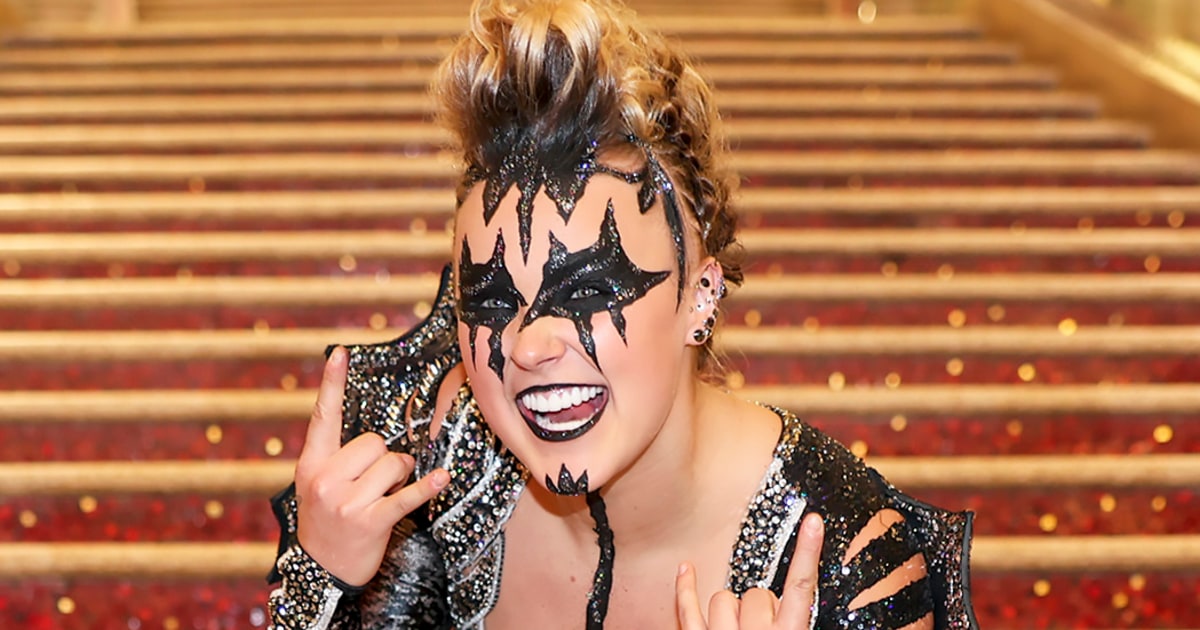 Where Is JoJo Siwa Now? Career And Controversies