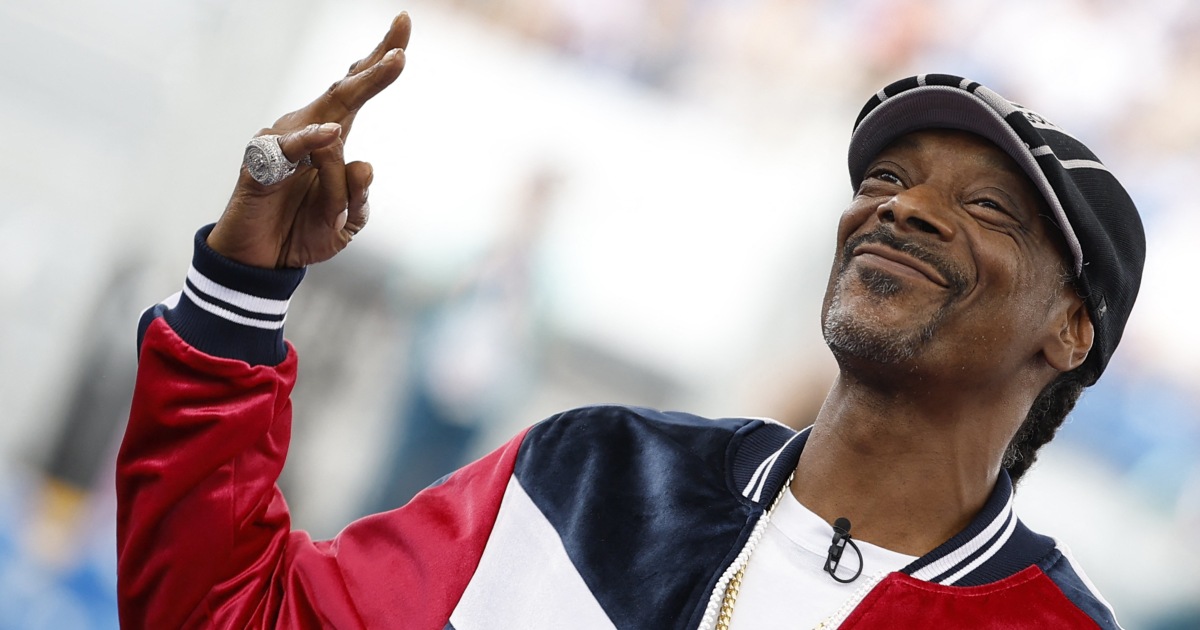 Snoop Dogg Performs at 2024 Paris Olympics Closing Ceremony