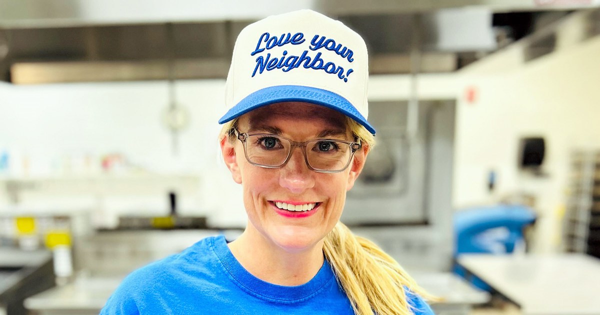 Mom Who's A Cafeteria Worker Shares Note From A Kindergartener