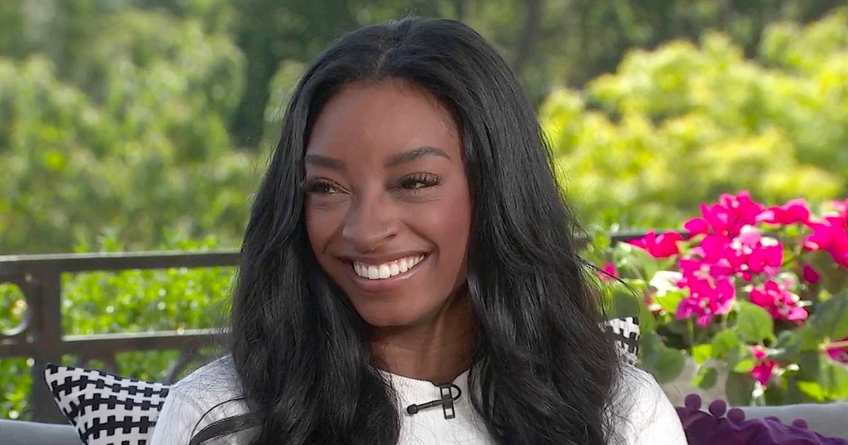 Simone Biles On Bowing To Rebeca Andrade With Jordan Chiles At Olympics