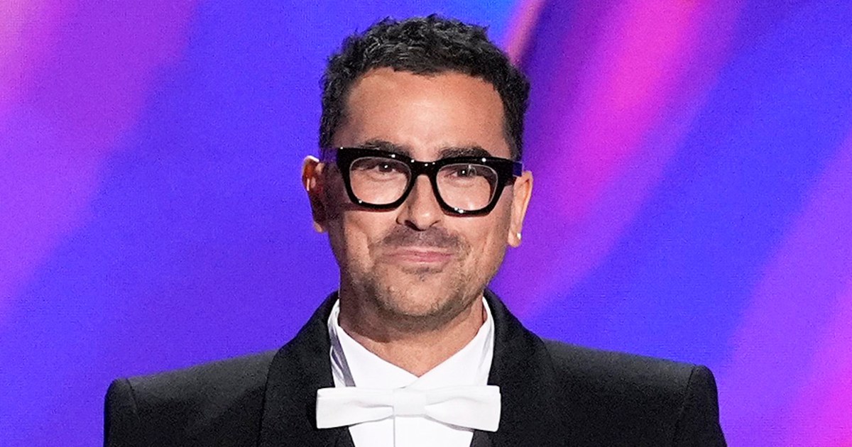 Dan Levy Explains How To Pronounce Name At Emmy Awards