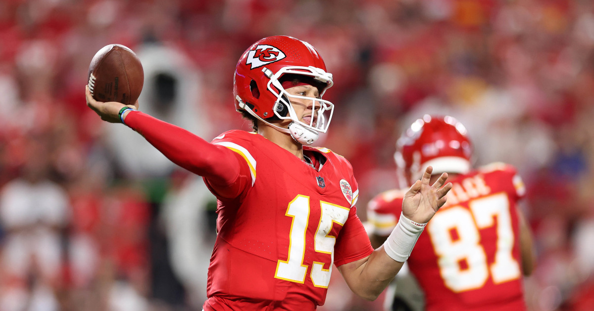 Kansas City Chiefs Beat Ravens By a Toe in NFL Opening Game