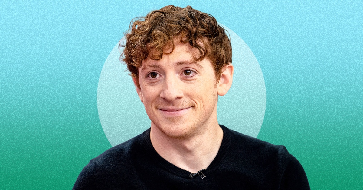 Ethan Slater Reacts to Ariana Grande and Cynthia Erivo Crying On ...
