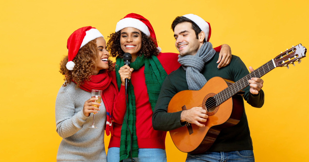 32 Traditional Christmas Hymns for 2024