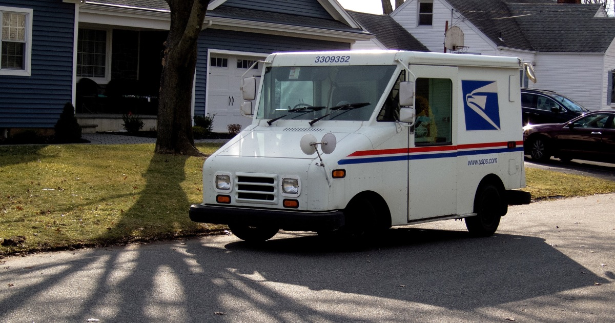 USPS Holiday Hours for New Year's Eve and Day 2025