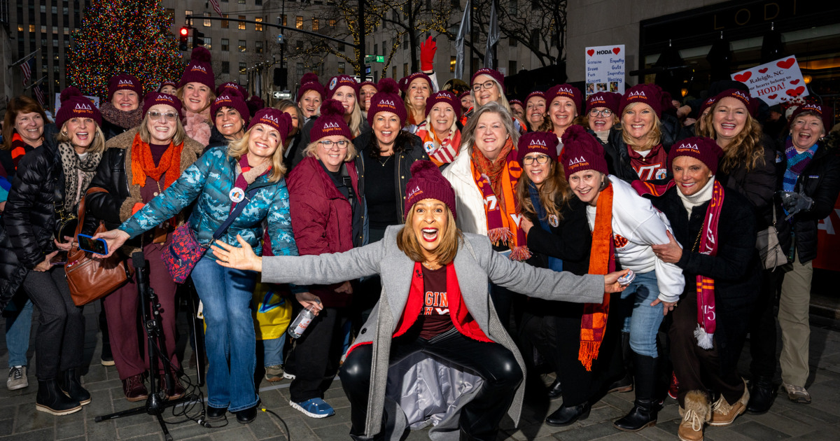 Watch 60 of Hoda Kotb’s Sorority Sisters Surprise Her on TODAY Show
