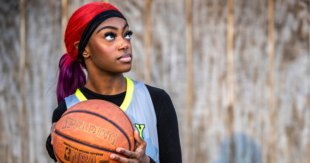 One-Armed Basketball Player Makes Women’s Division III History