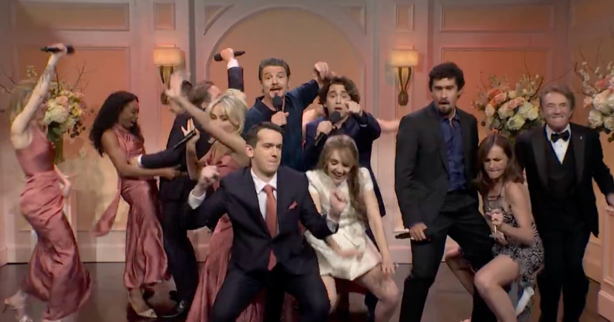 Domingo returns for 'SNL50,' and it's totally 'Wicked'