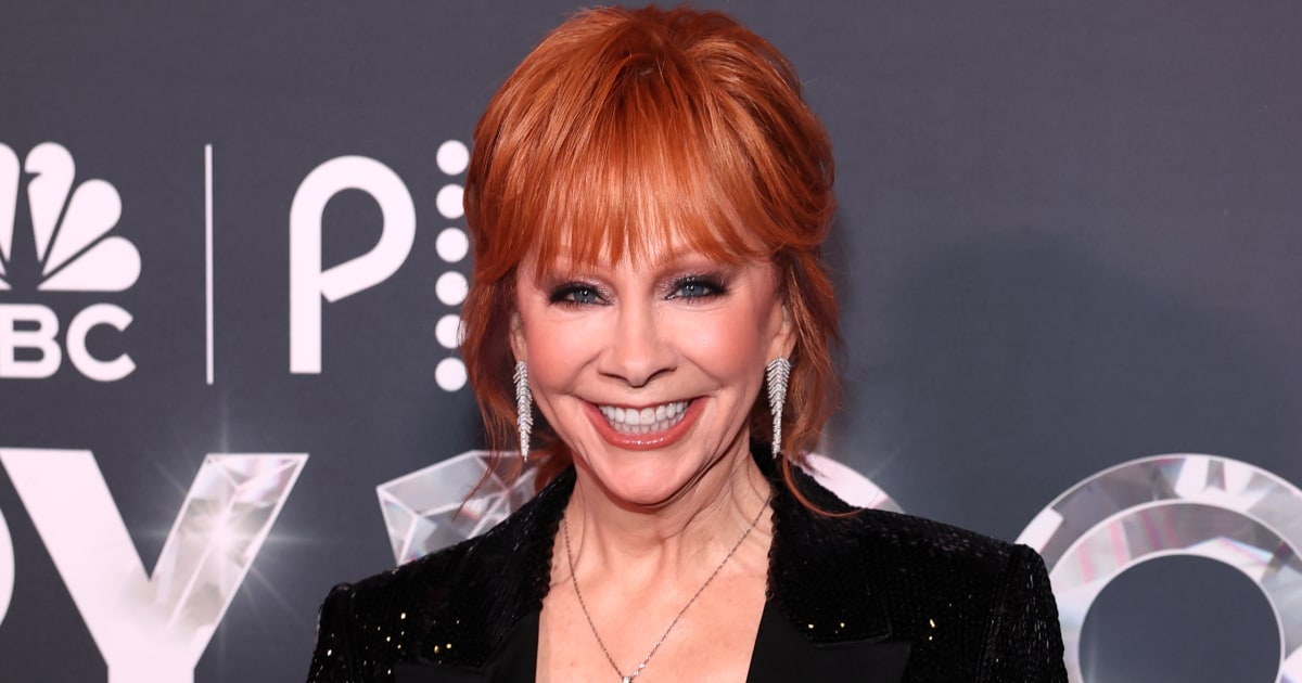 Reba McEntire Honors Patsy Cline, Loretta Lynn At ‘Opry 100’