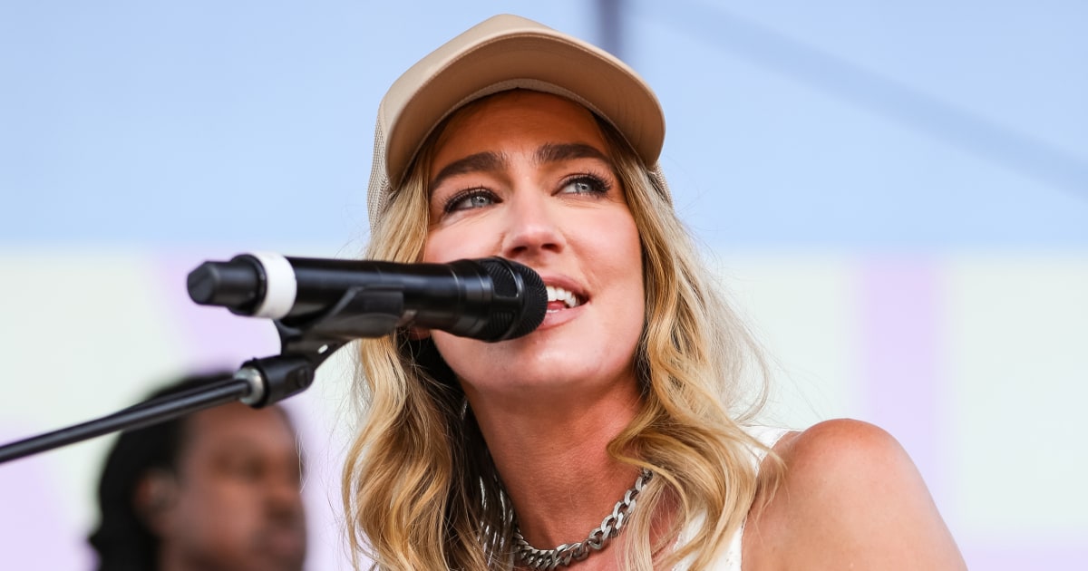 Ingrid Andress Gets Second Chance At National Anthem at NHL Game