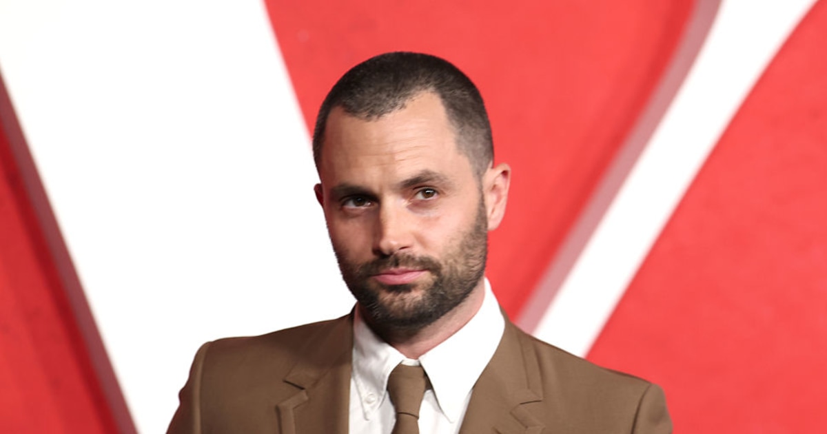 Penn Badgley On Contact With 'Gossip Girls' Co-Stars: 'Amicable Silence'