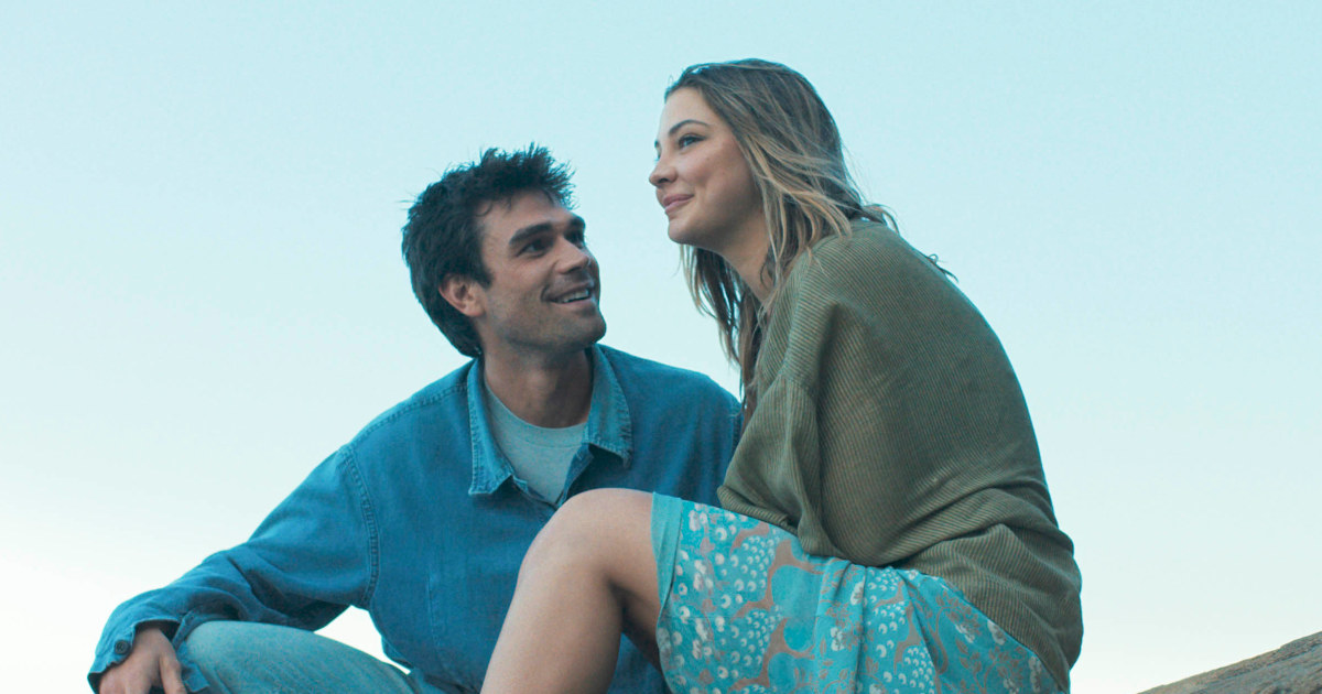 See Madelyn Cline and KJ Apa in Trailer for ‘The Map That Leads to You’