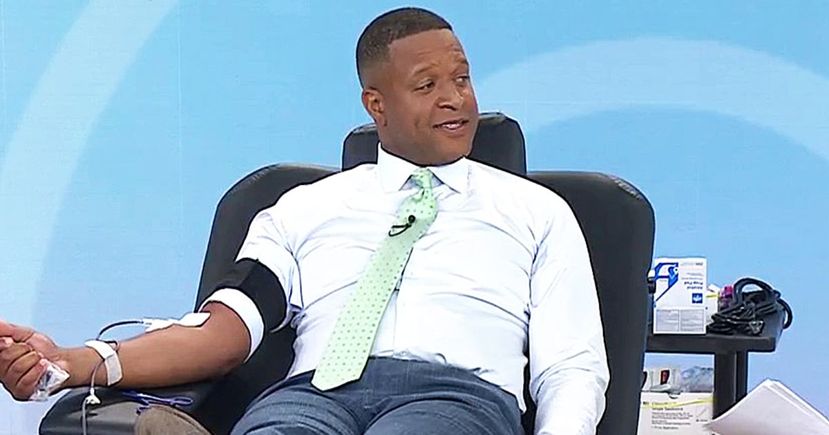 Craig Melvin Gives Blood Live on TODAY