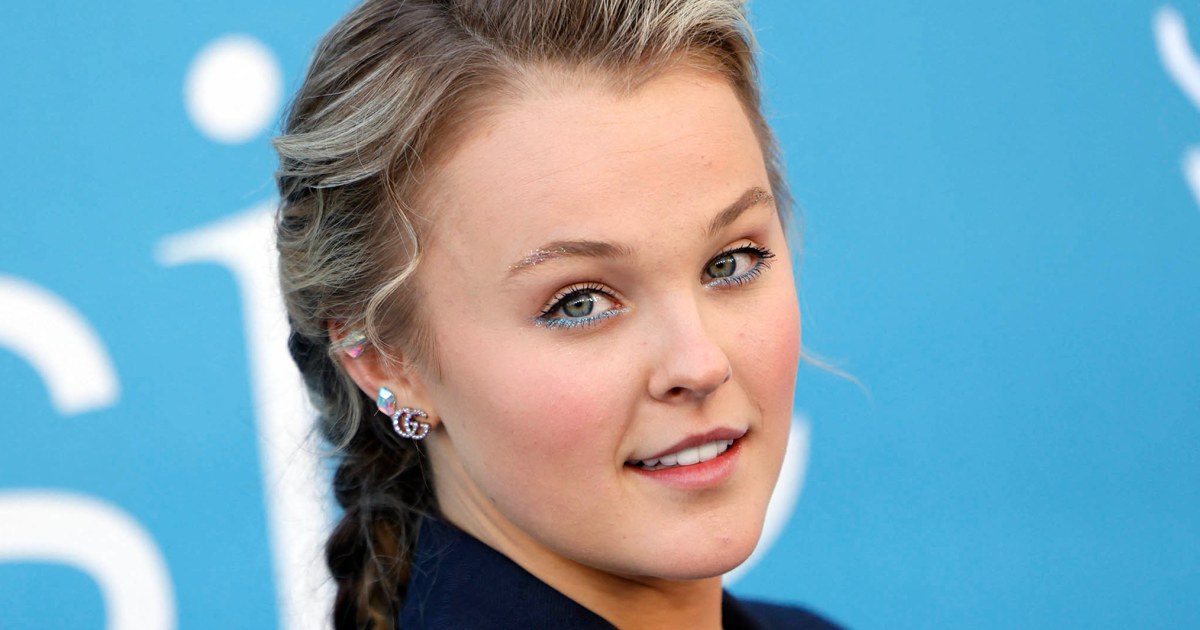 JoJo Siwa Covers 'Bette Davis Eyes': What Does the Song Mean?