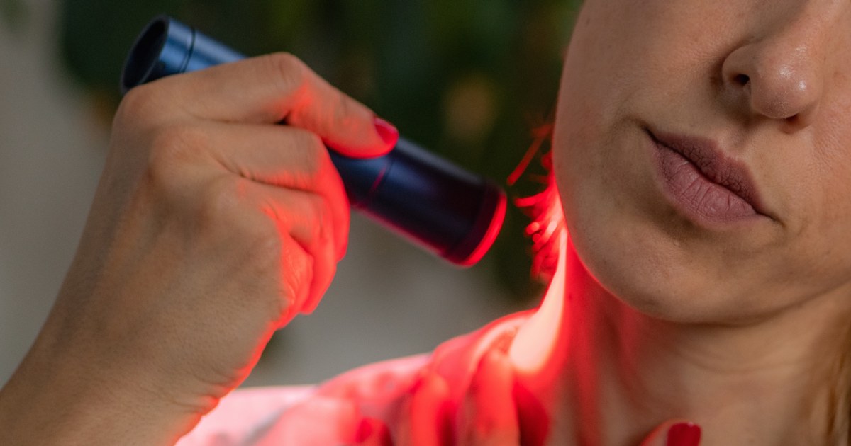 7 Best Red Light Neck Products, Tested and Reviewed