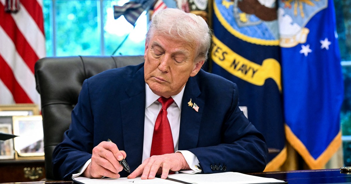 Trump Signs Executive Order Facilitating TikTok Deal