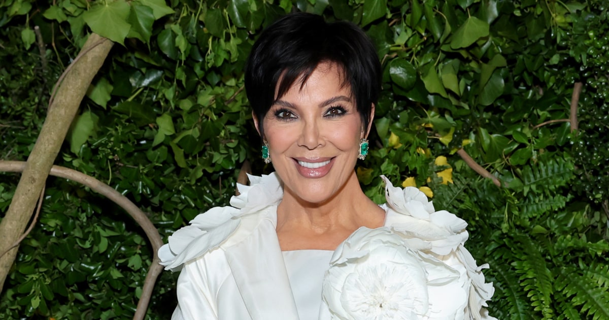 Kris Jenner Shows Off New Blond Hair