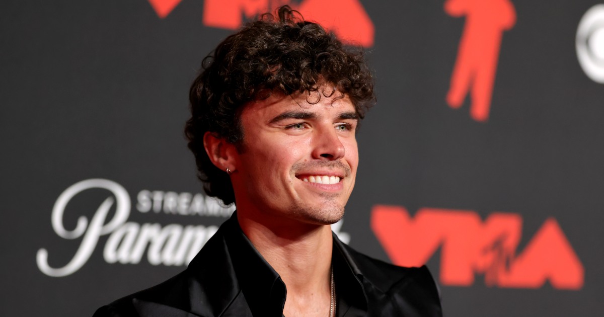 ‘Love Island’s’ Nic Talks Marathon Prep, Gives Update on Relationship ...