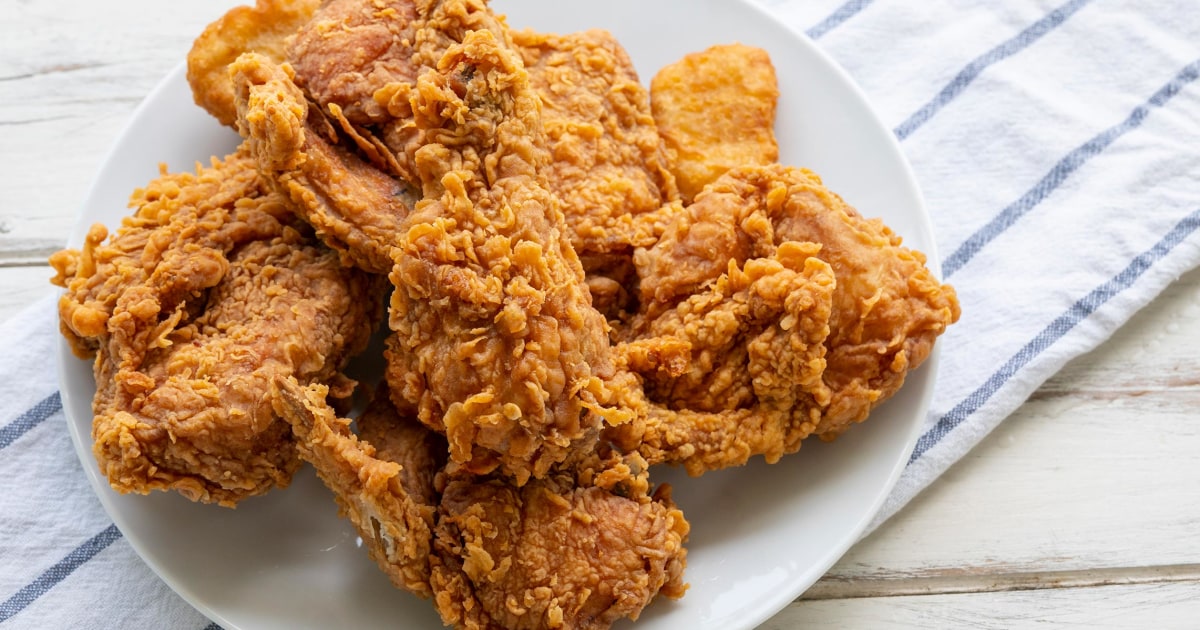 National Fried Chicken Sandwich Day 2025: Deals From Burger King, KFC ...