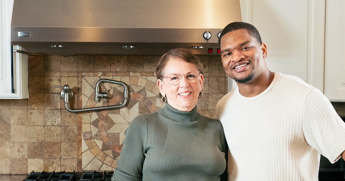 Wanda Dench, Jamal Hinton Celebrate 10th Thanksgiving Together