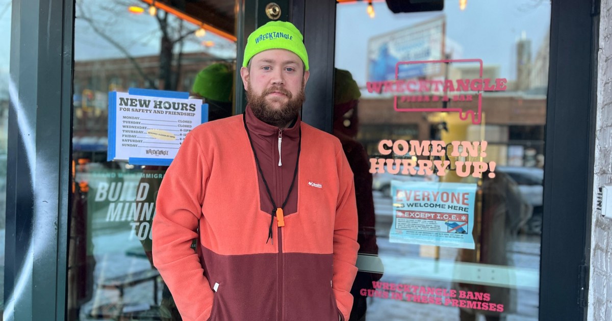 Minnesota Pizza Shop Feeds Neighbors Amid ICE Crackdown